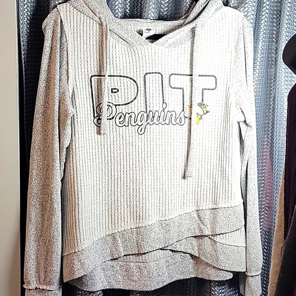NHL | Tops | Pittsburgh Penguins Hoodie | Poshmark